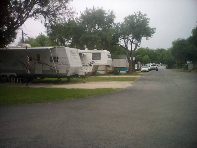 ABC RV Park | 271 Kitty Hawk Rd, Universal City, TX 78148 | MHBO.com