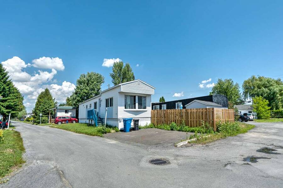 Domaine le Marquis | 3950 Blvd Sir Wilfred Laurier, Saint Hubert, QC ...