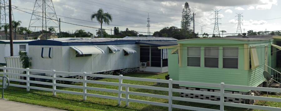 Coach Mobile Home Park | 2491 Nursery Road, Clearwater, FL 33764 | MHBO.com