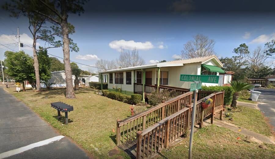 Colonial Pines Estates | 2101 Colonial Avenue, Navarre, FL 32566 | MHBO.com